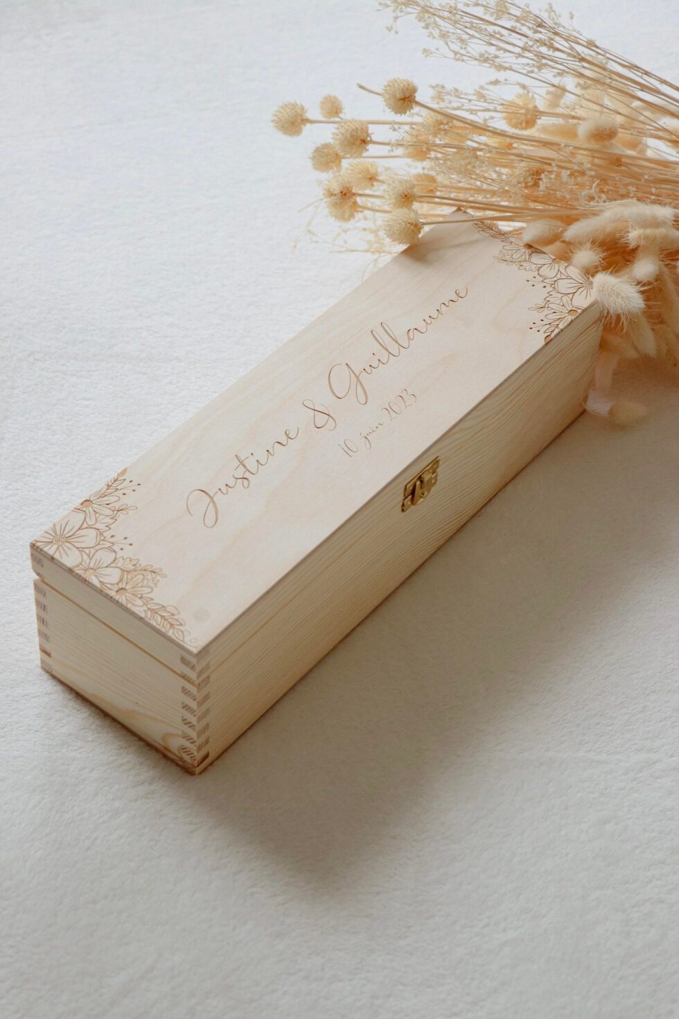 Boîte à vin personnalisée mariage – Cadeau unique gravé en bois